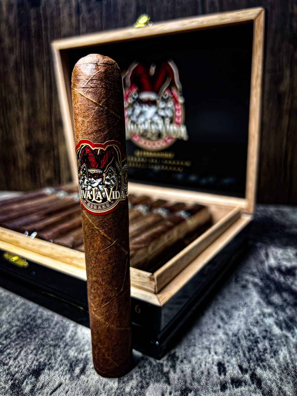 Viva La Vida Toro Cigar Review: The Epitome of Harmony and ...